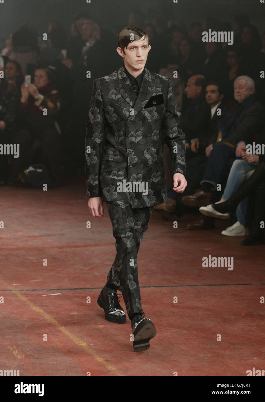 McQueen Catwalk - London Collections: Men 2015 Stock Photo - Alamy