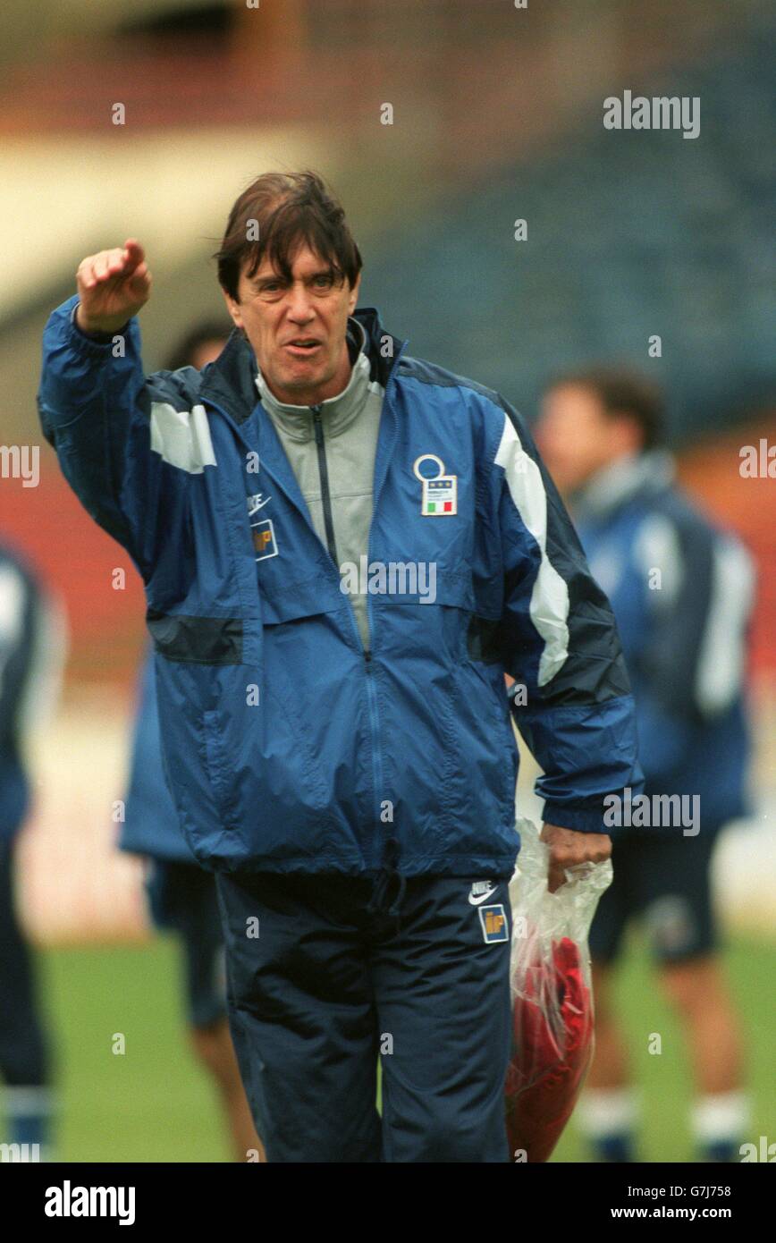 Cesare maldini hi-res stock photography and images - Alamy