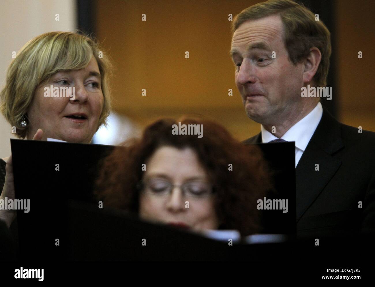 Enda Kenny joins carol singers Stock Photo - Alamy