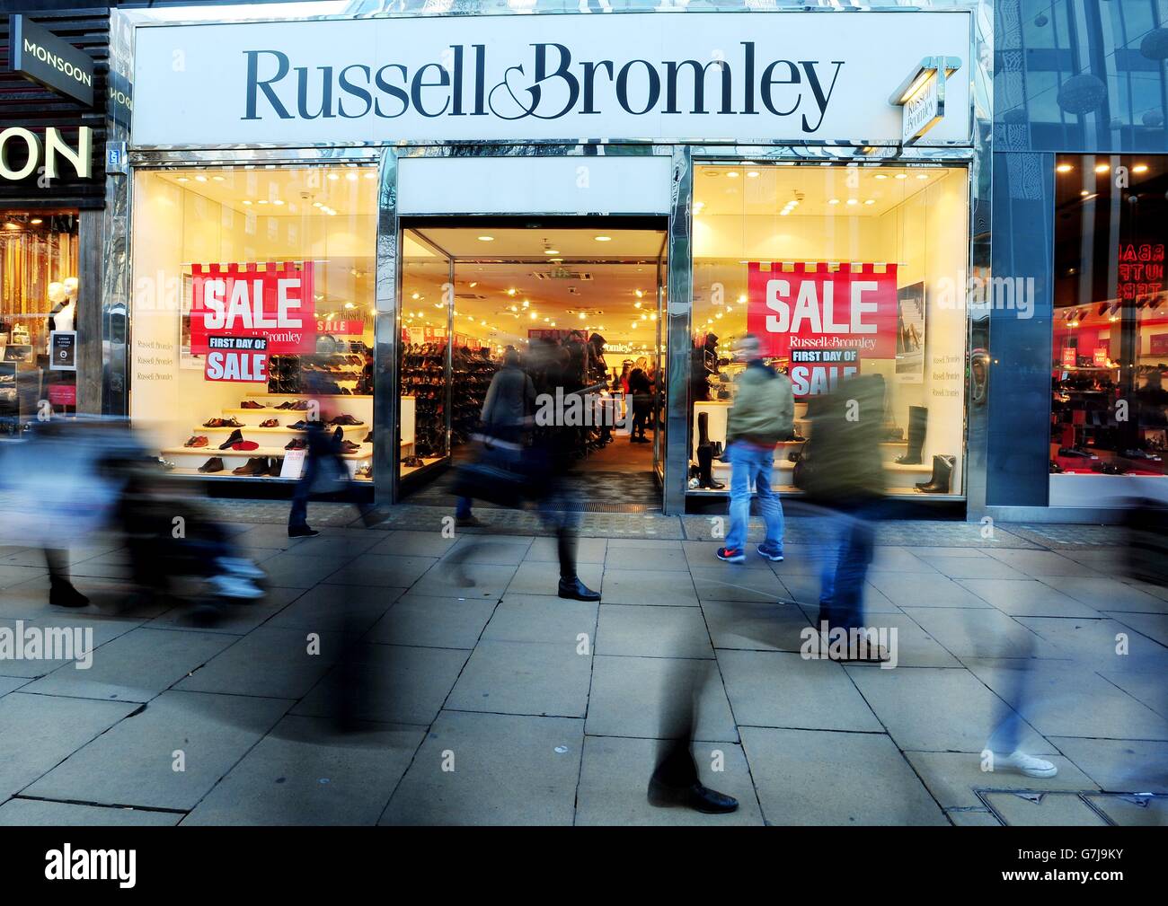 Consumer panic hi-res stock photography and images - Alamy