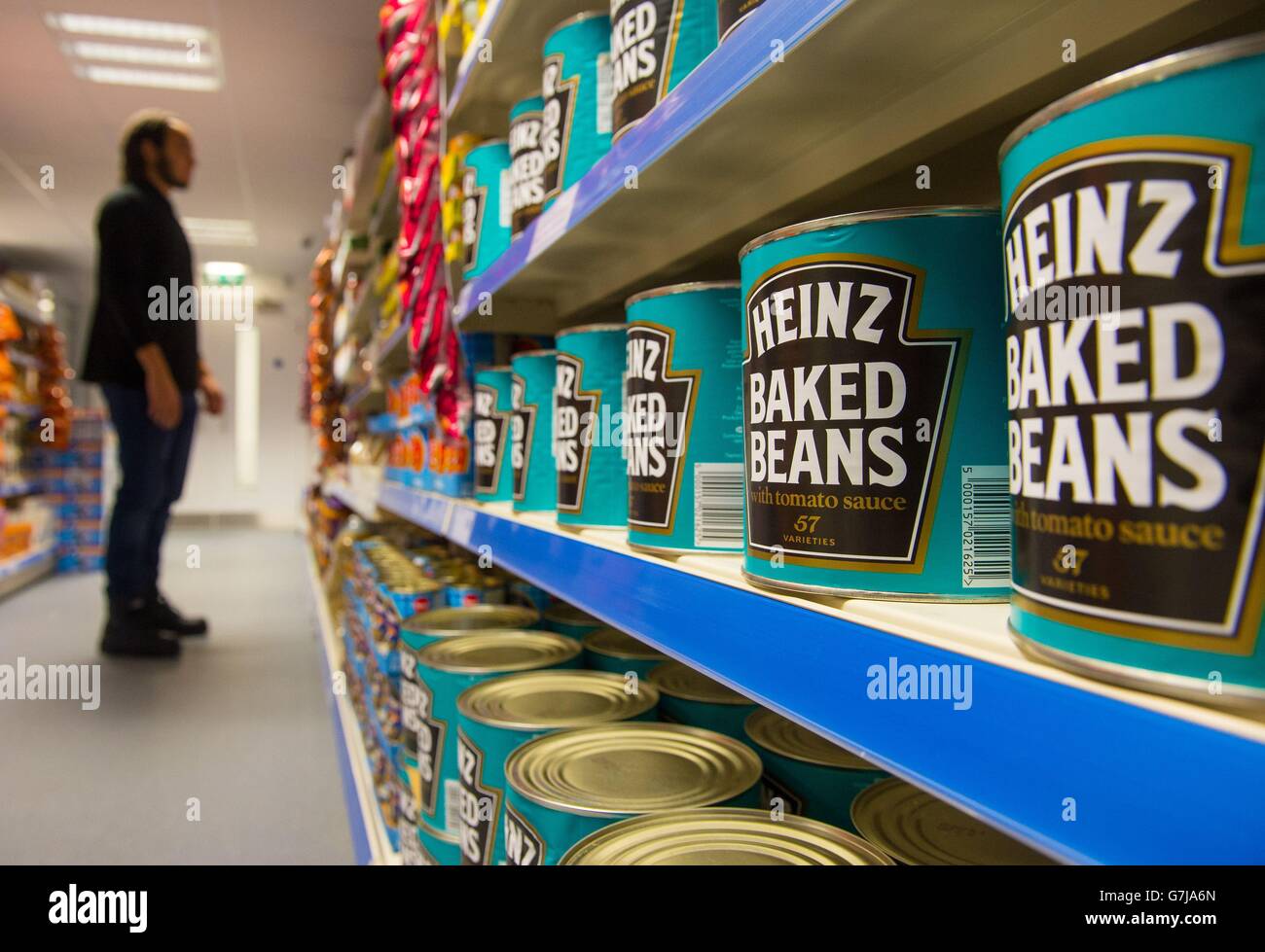 Consumer surplus hi-res stock photography and images - Alamy