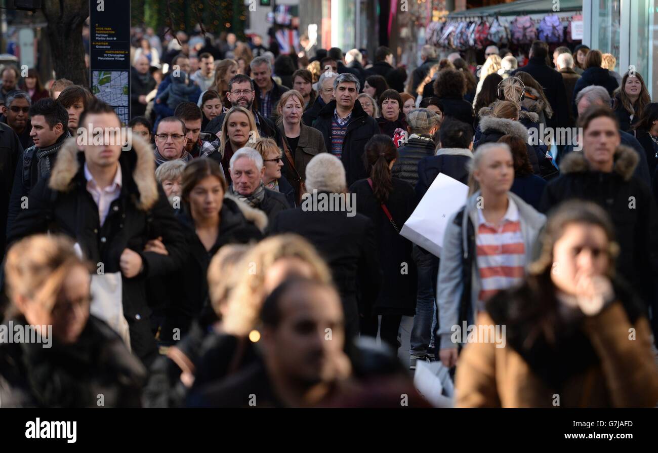 X mas shopping oxford street hi-res stock photography and images - Alamy