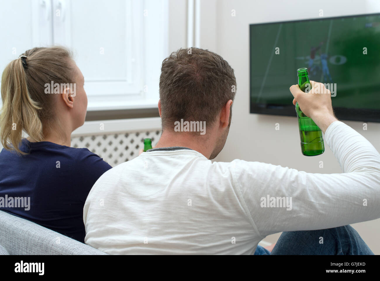 Girl watching football hi-res stock photography and images - Alamy
