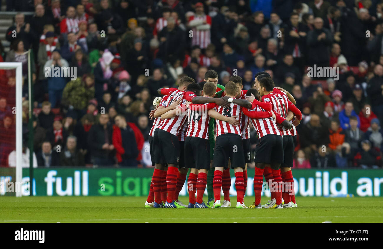 The Southampton team huddle just before kick-off in the Barclays ...