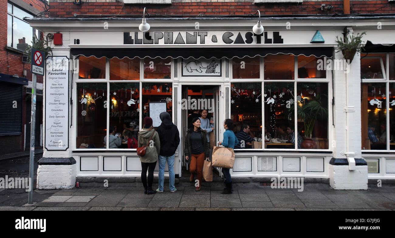 The Elephant and Castle restaurant in Temple Bar Dublin Stock Photo - Alamy