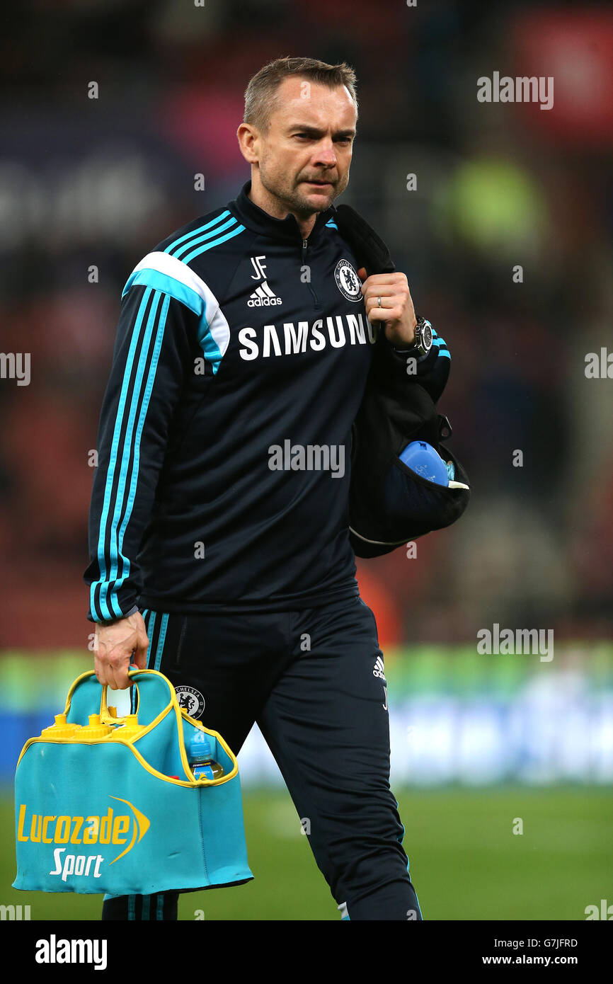 Chelsea physio jon fearn hi-res stock photography and images - Alamy