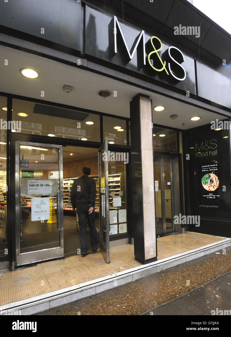 Mark and spencer delivery hi-res stock photography and images - Alamy