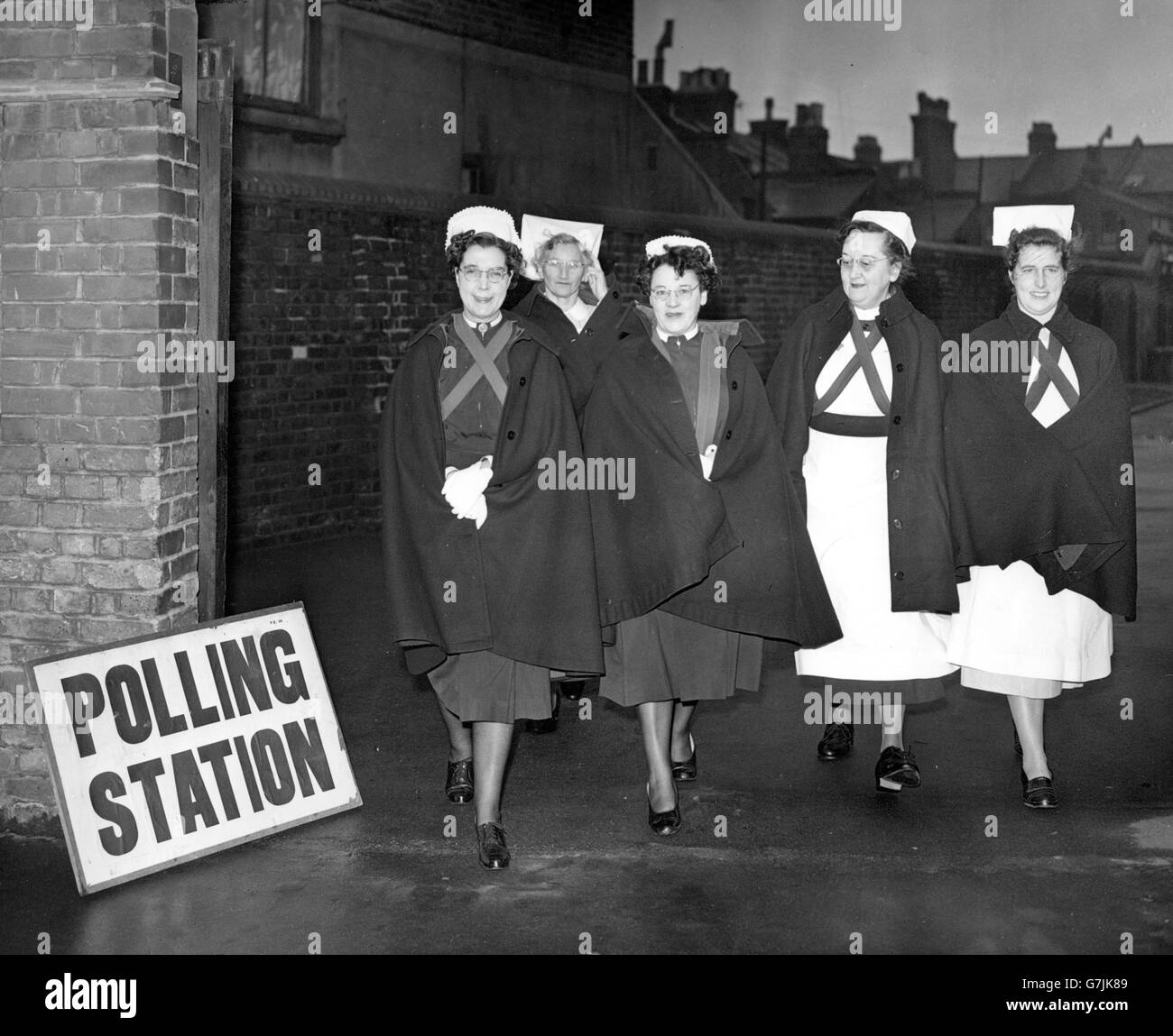 London hospital 1950s hi-res stock photography and images - Alamy