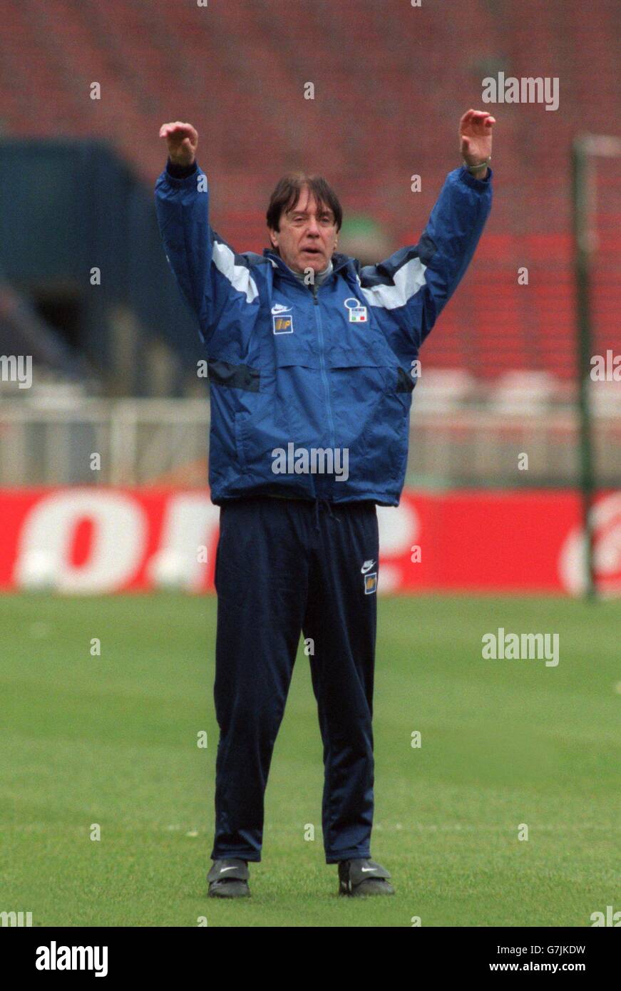 International Soccer - Italy Training. Cesare Maldini, Manager of Italy ...