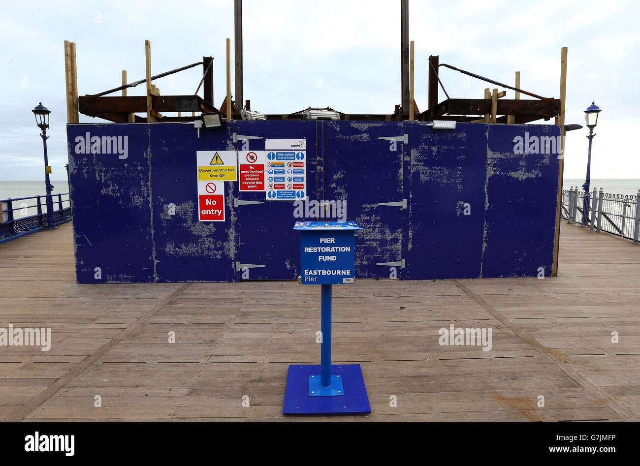 Eastbourne Pier demolition Stock Photo - Alamy