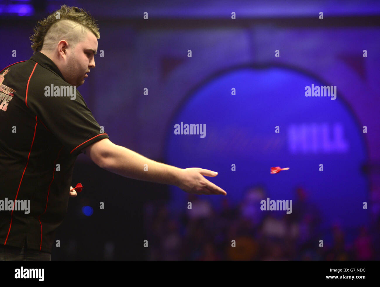 Michael smith darts win hi-res stock photography and images - Alamy