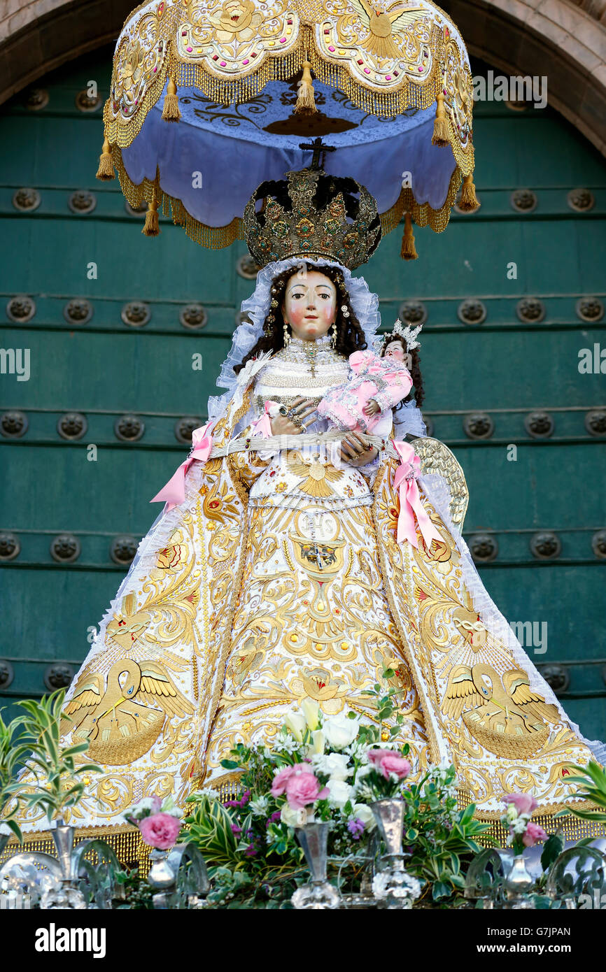 Virgen de belen float hi-res stock photography and images - Alamy