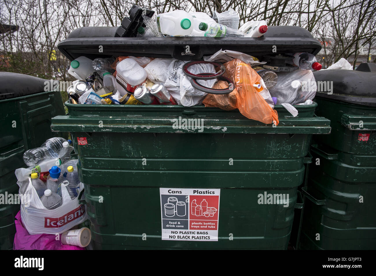 Recycling centres hi-res stock photography and images - Alamy