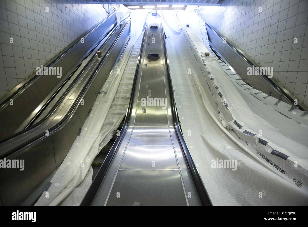 Empty escalators inside london bridge railway station in london hi-res ...