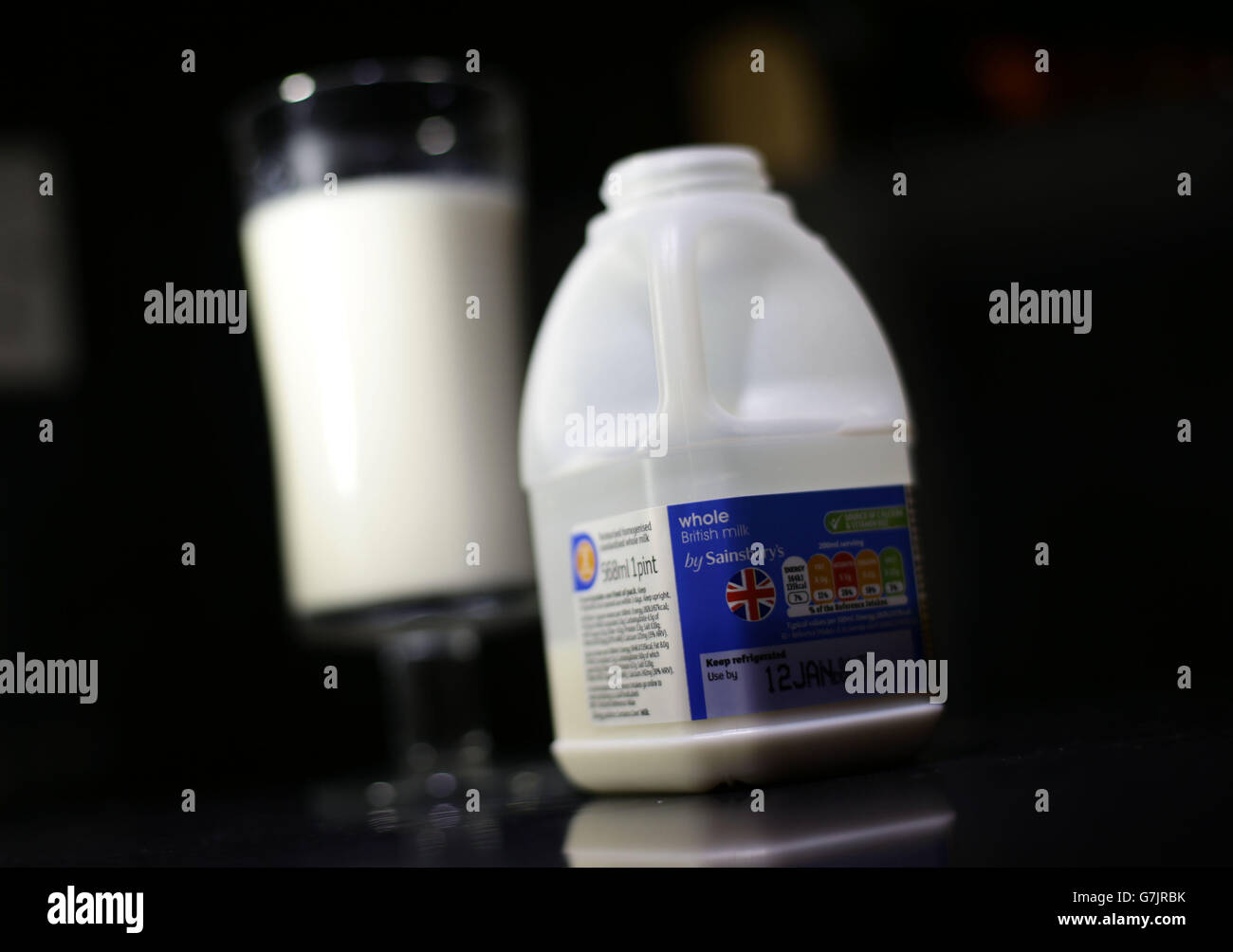 Pint of milk glass bottle hi-res stock photography and images - Alamy