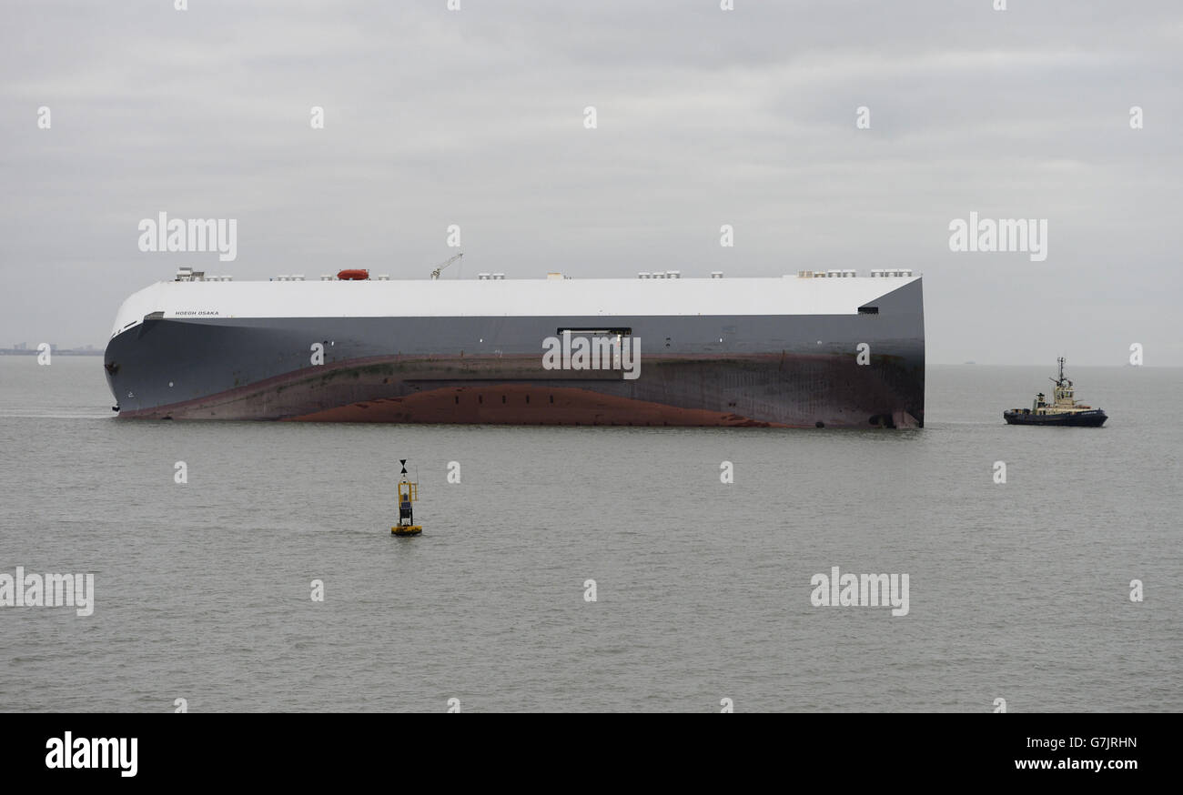 Solent ship grounding Stock Photo - Alamy