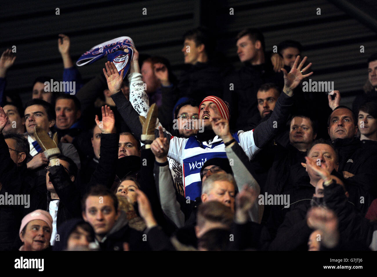 Reading fc fans in the stands hi-res stock photography and images - Alamy