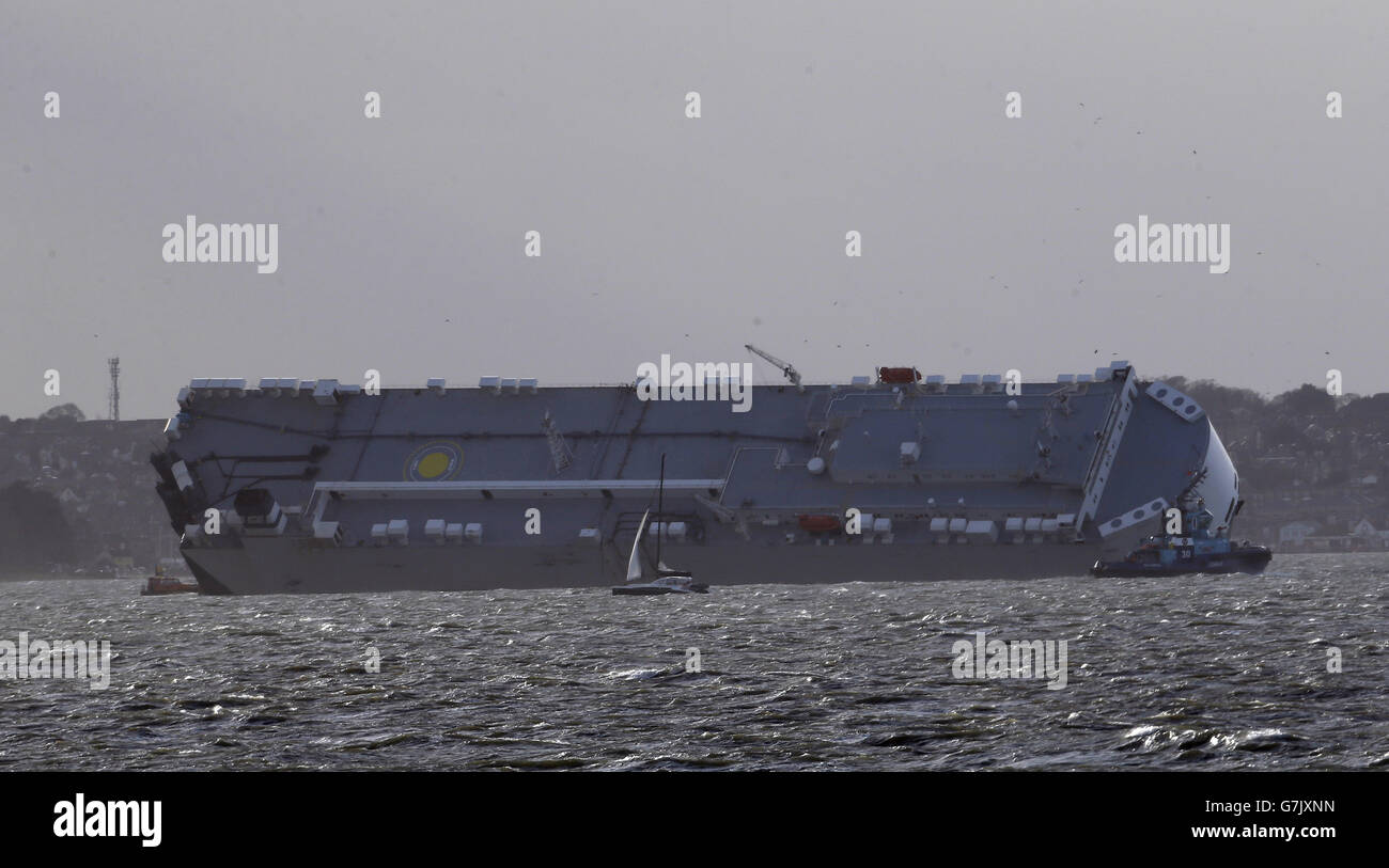 Solent ship grounding Stock Photo - Alamy