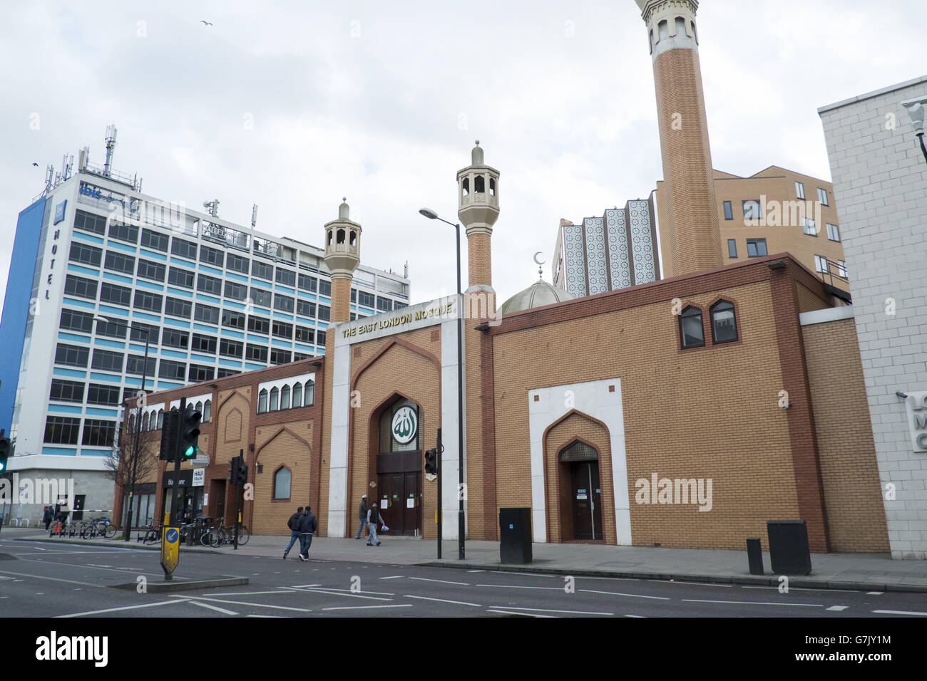 A general view of East London mosque , Whitechapel Road, London Stock ...