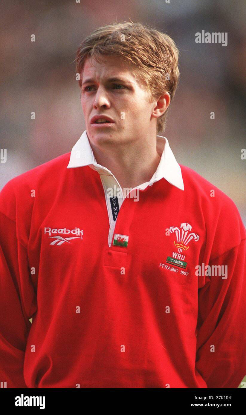 Rugby Union - Five Nations Championship - France v Wales. Arwel Thomas ...