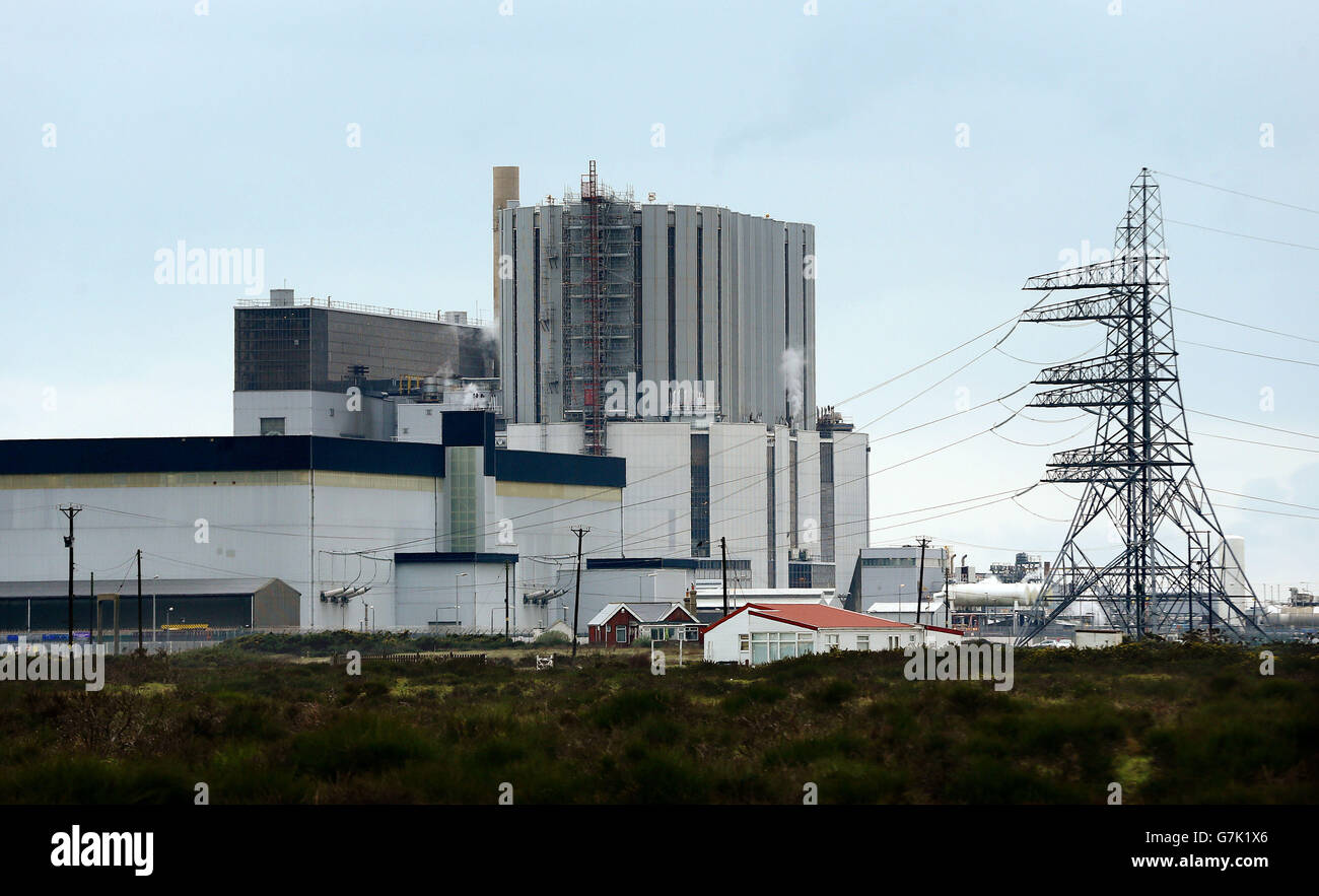 A general view of dungeness nuclear power station hi-res stock ...