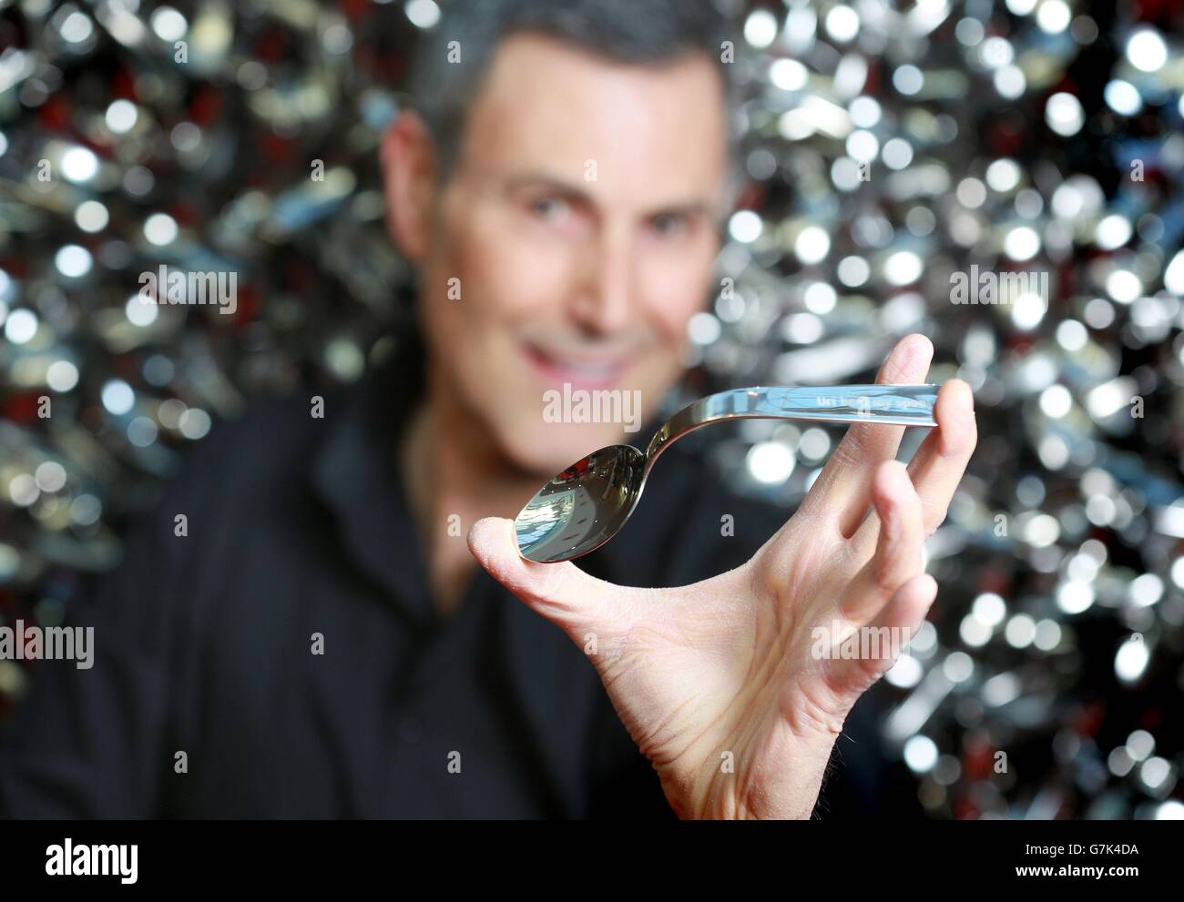 Uri Geller Stock Photos & Uri Geller Stock Images - Alamy