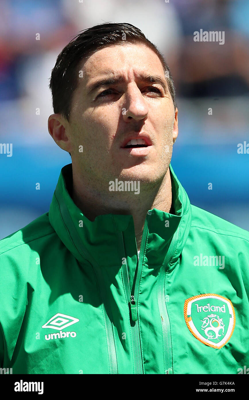 Ward round hi-res stock photography and images - Alamy