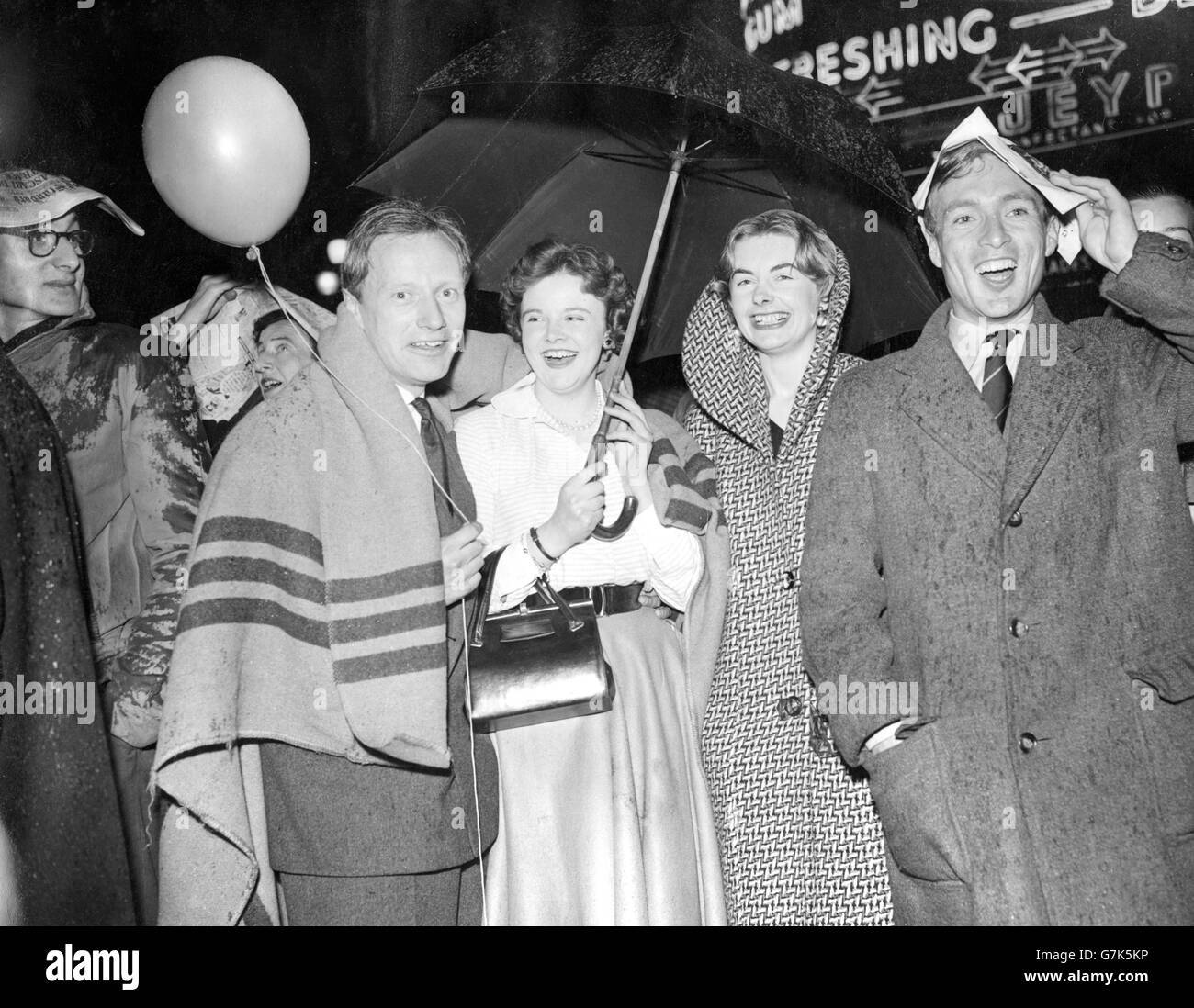 Politics - General Election 1955 - Piccadilly Circus, London Stock ...