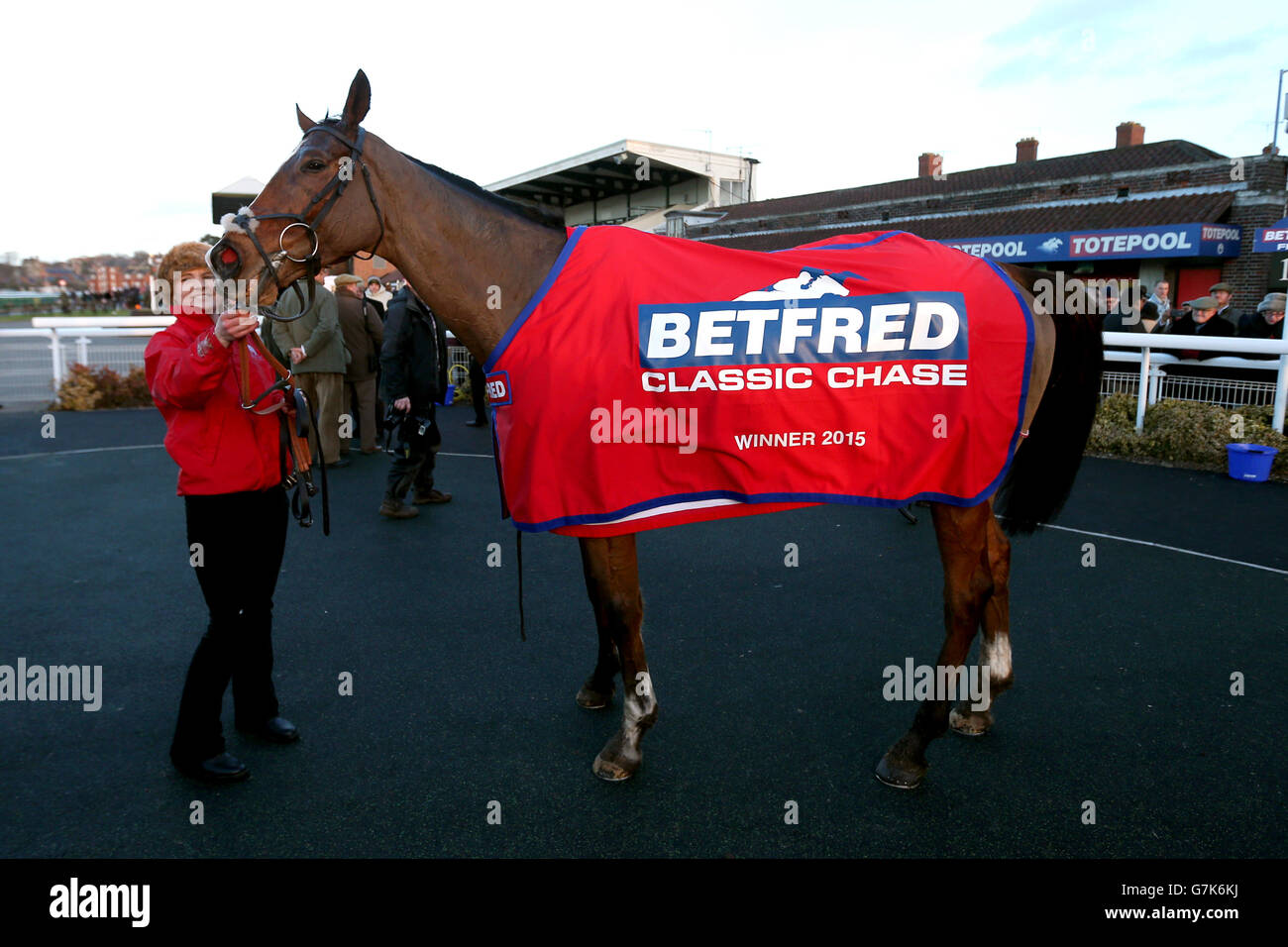 Horseracing horses races betfred signage hi-res stock photography and ...