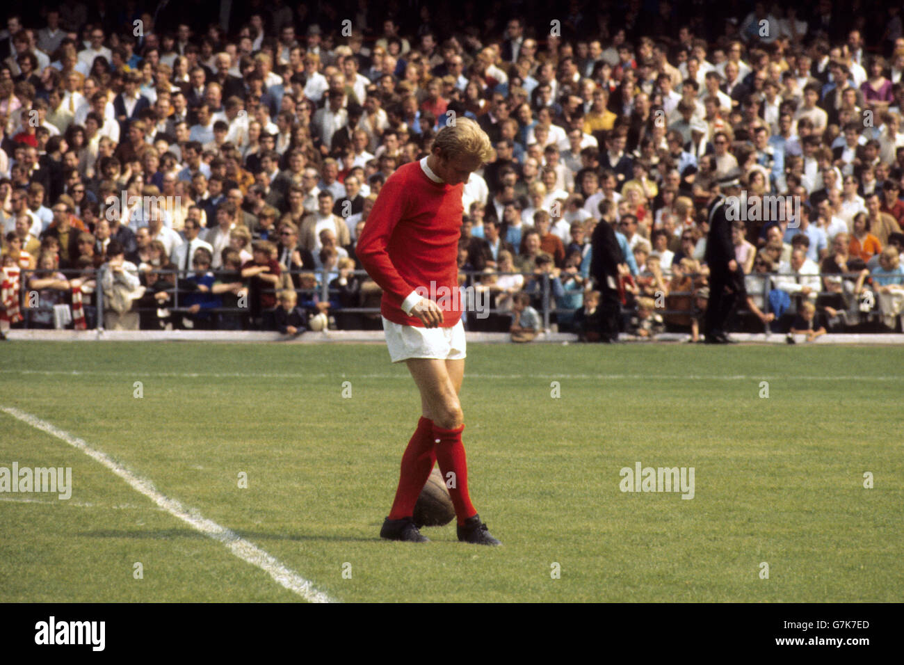 Soccer 1970 cup first round reading manchester united elm park hi-res ...