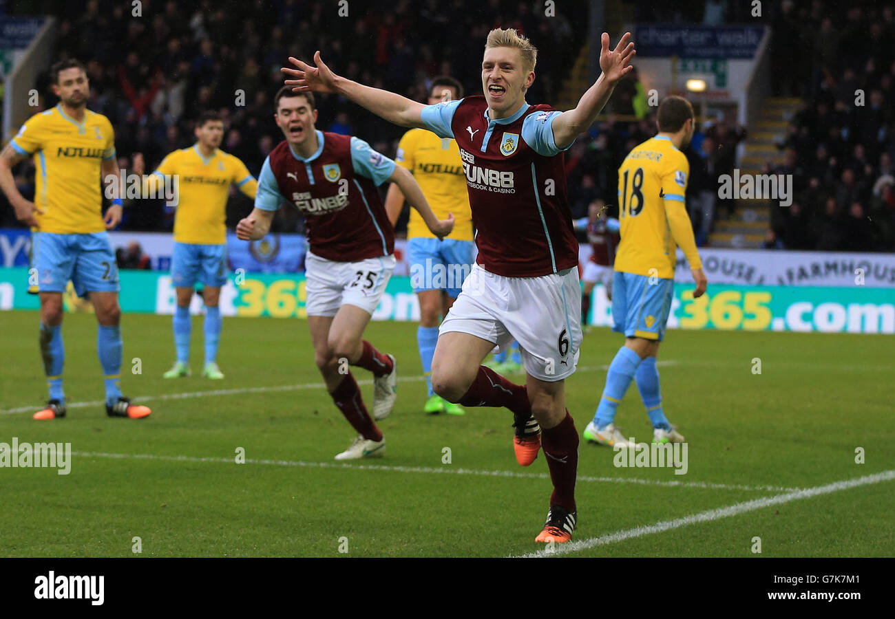 Ben mee celebrates hi-res stock photography and images - Alamy