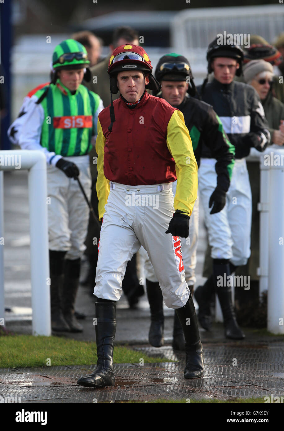 Jockey jason maguire at ludlow racecourse hi-res stock photography and ...