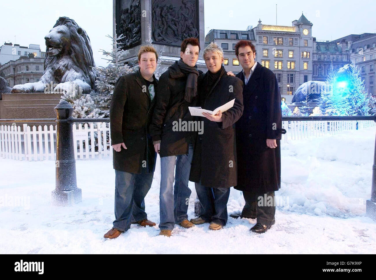 White Christmas - Trafralgar Square. The X-Factor runners-up G4 help ...