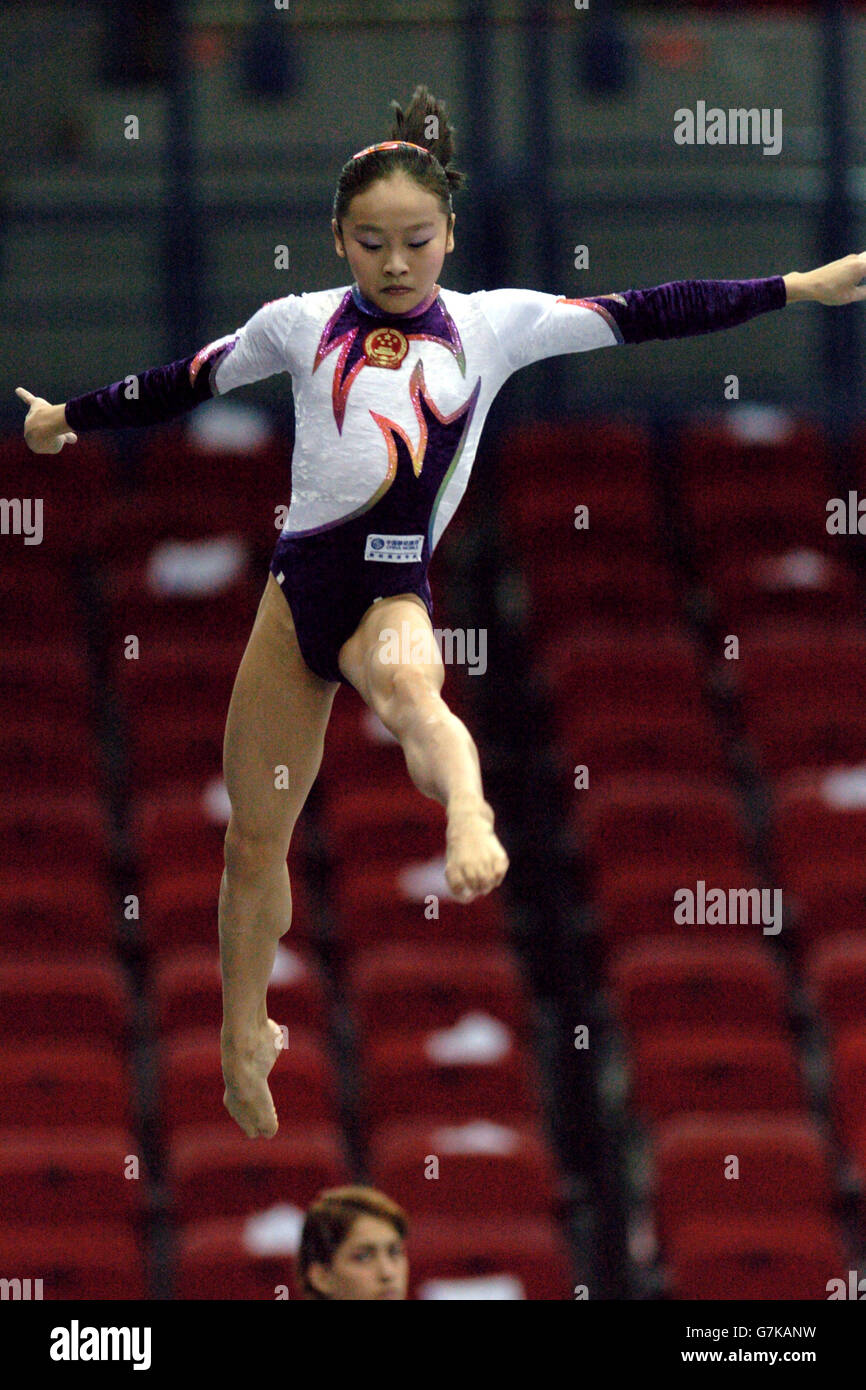 Gymnastics - World Cup Final. China's Li Ya performs on the Beam Stock ...