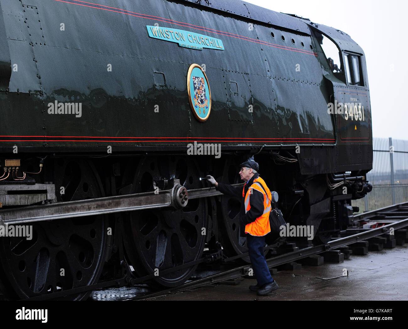 The Battle of Britain Class Steam locomotive Winston Churchill arrives ...