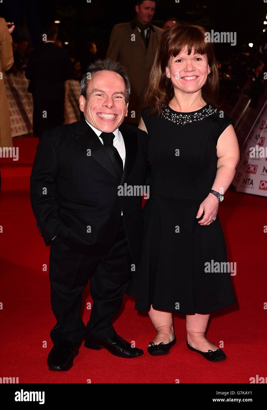 Warwick davis with wife samantha hi-res stock photography and images ...