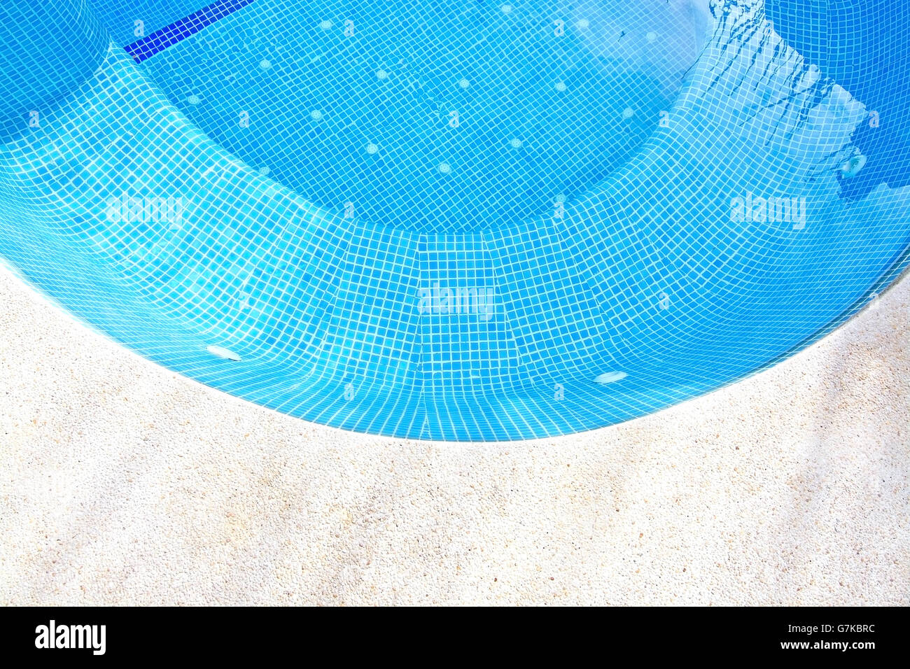 Curved swimming pool hi-res stock photography and images - Alamy