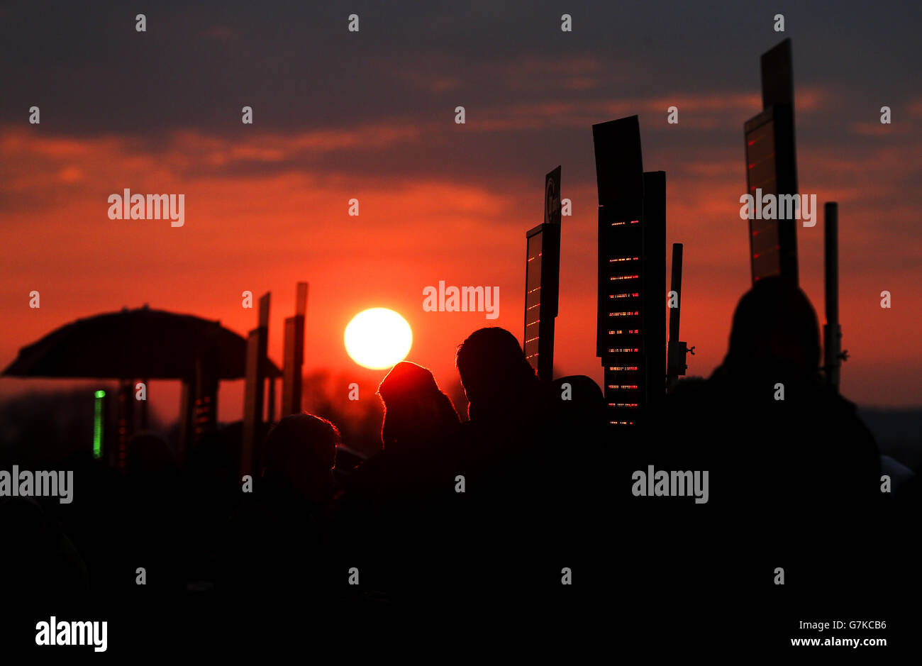 Bookies at warwick racecourse hi-res stock photography and images - Alamy