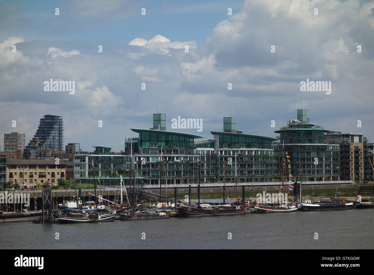 Wapping skyline hi-res stock photography and images - Alamy