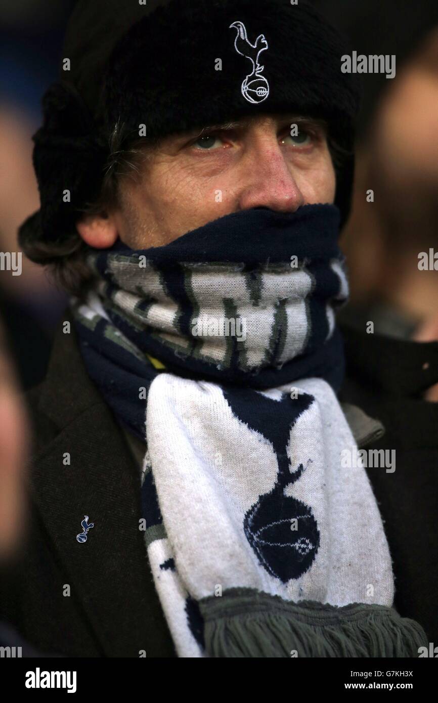 Tottenham hotspur scarf hi-res stock photography and images - Alamy