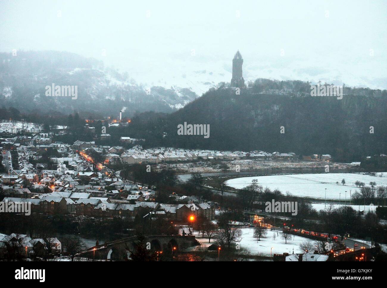 Wallace monument stirling winter hi-res stock photography and images ...