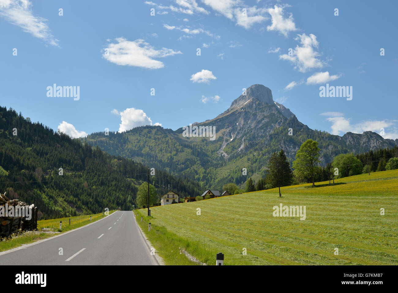 Road to Johnsbach, Gesäuse National Park, Liezen, Styria, Austria Stock ...