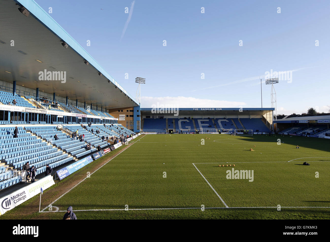 General view priestfield stadium hi-res stock photography and images ...