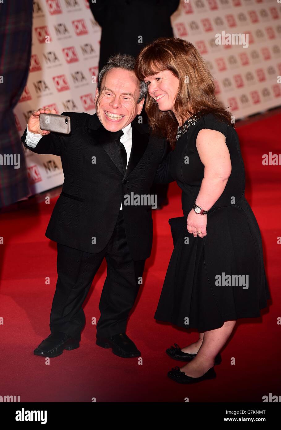 Warwick davis with wife samantha hi-res stock photography and images ...