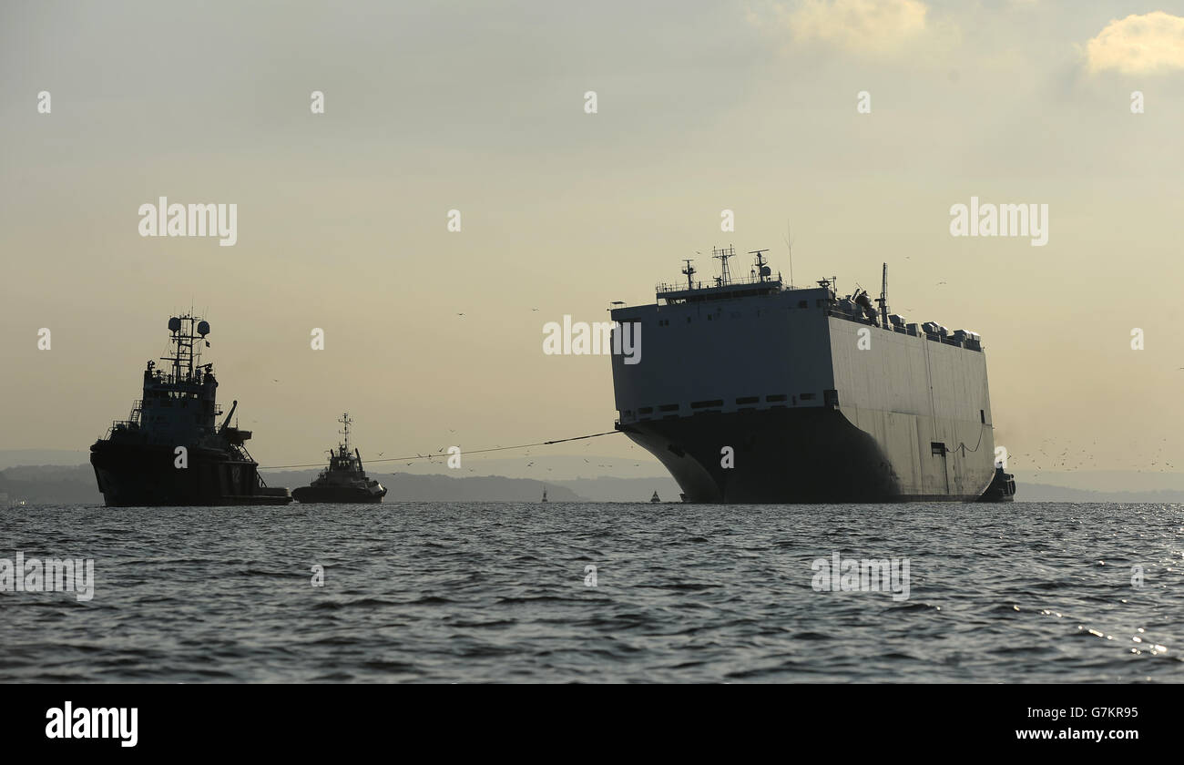 Solent ship grounding Stock Photo - Alamy