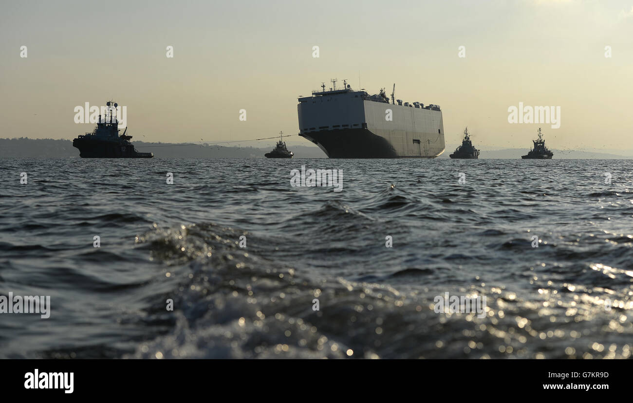 Solent ship grounding Stock Photo - Alamy