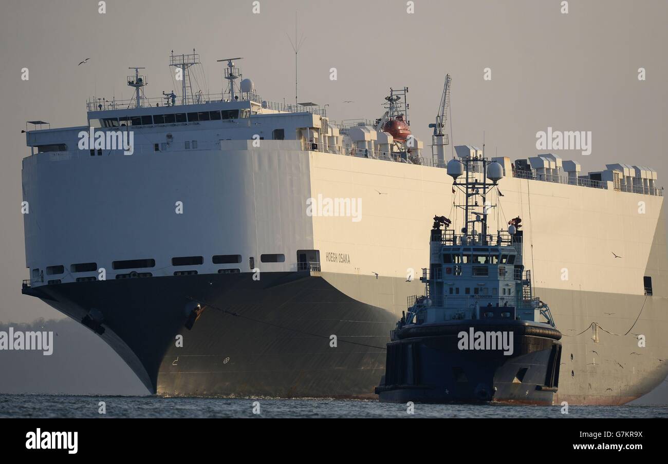 Solent ship grounding Stock Photo - Alamy