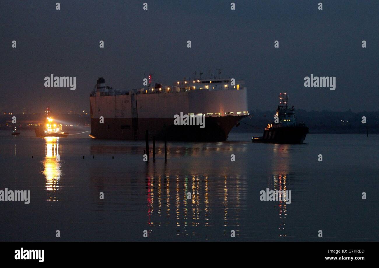 Solent ship grounding Stock Photo - Alamy