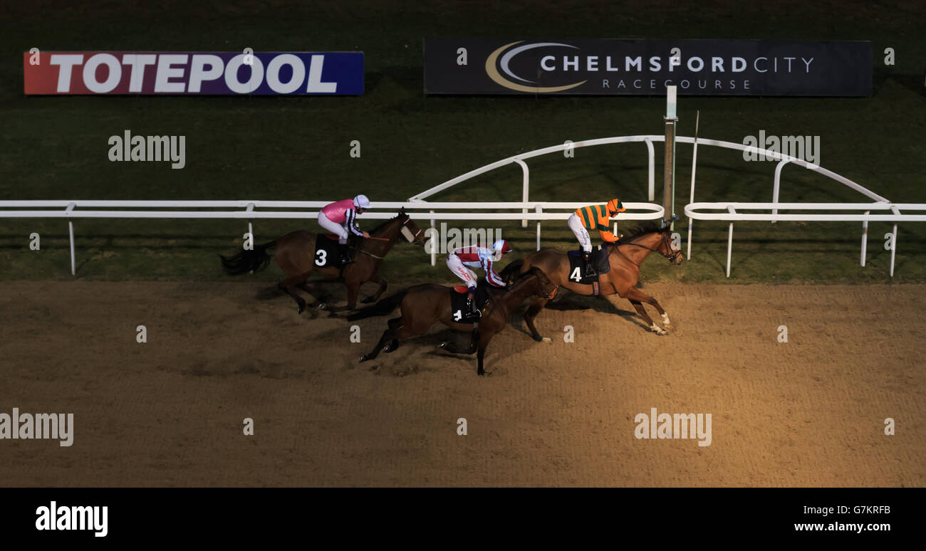 Horse Racing - Chelmsford City Racecourse Stock Photo - Alamy