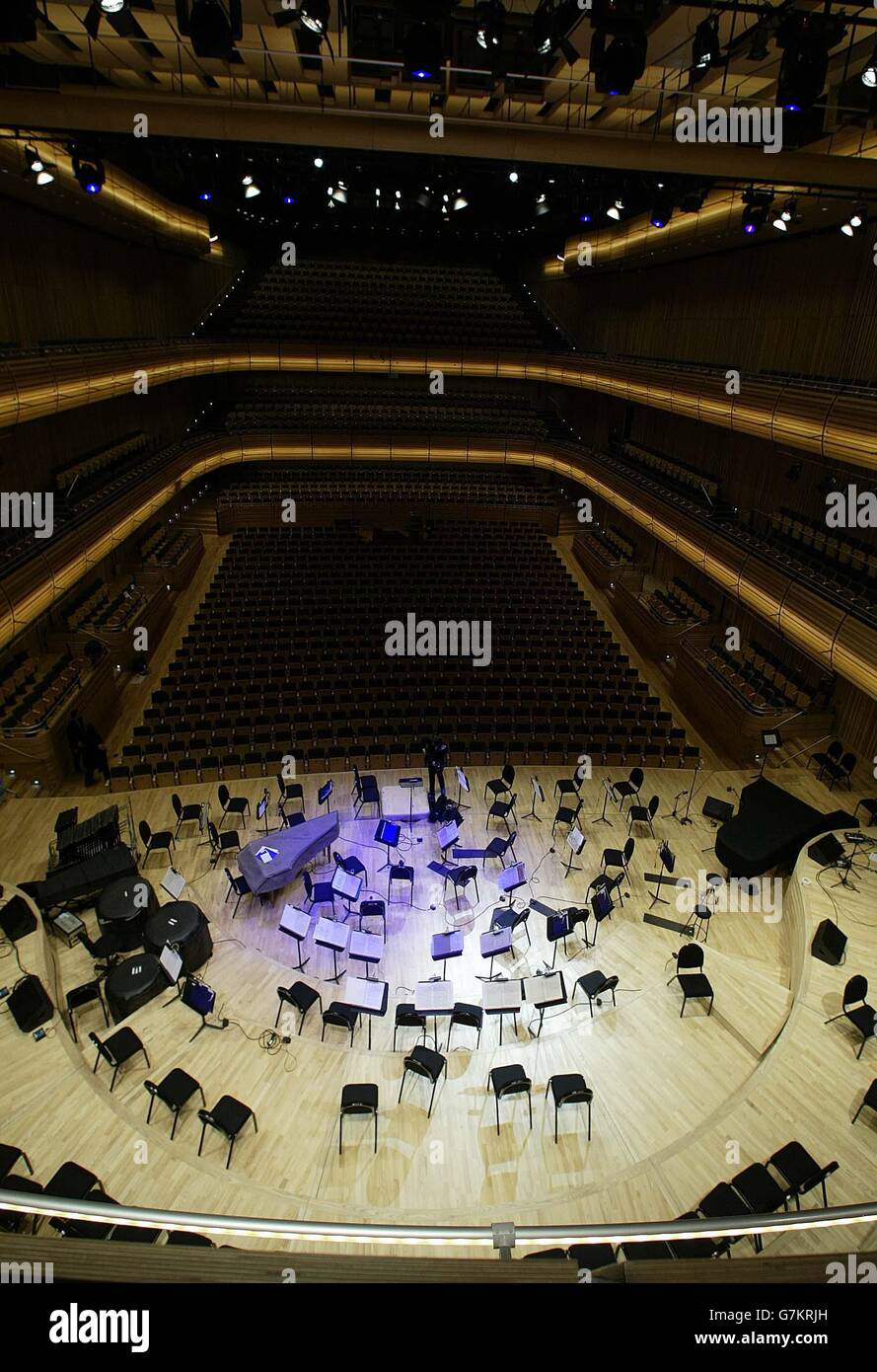 Concert venue orchestra pit hi-res stock photography and images - Alamy